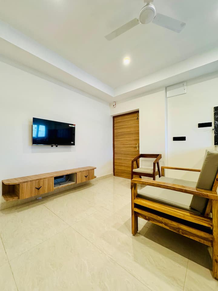 Bright & Cozy 1bhk Near Hitech City, Madhapur - Hyderabad