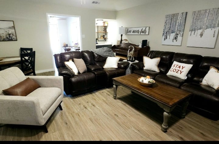 Stunning Home With 5-star Rating. - Midland, TX