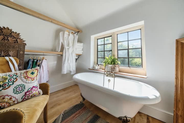 The Little Hotel. - Shaftesbury