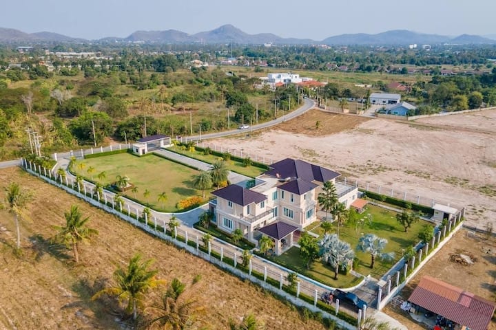 Piña Villa Hua Hin 5br Luxury Poolside Paradise - Hua Hin