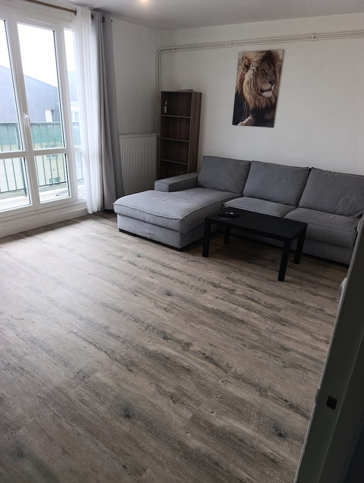 Appartement à Caen (La Maladrerie) Avec Balcon - Caen