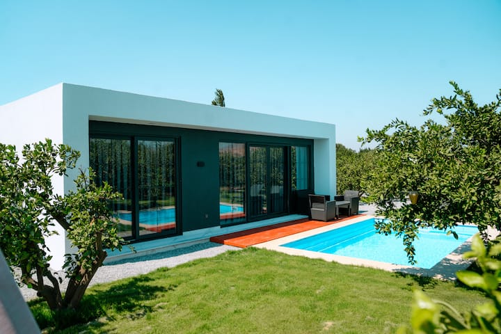 Home102 - 1+1 Isıtmalı Havuzlu Geniş Bahçeli Villa - Seferihisar