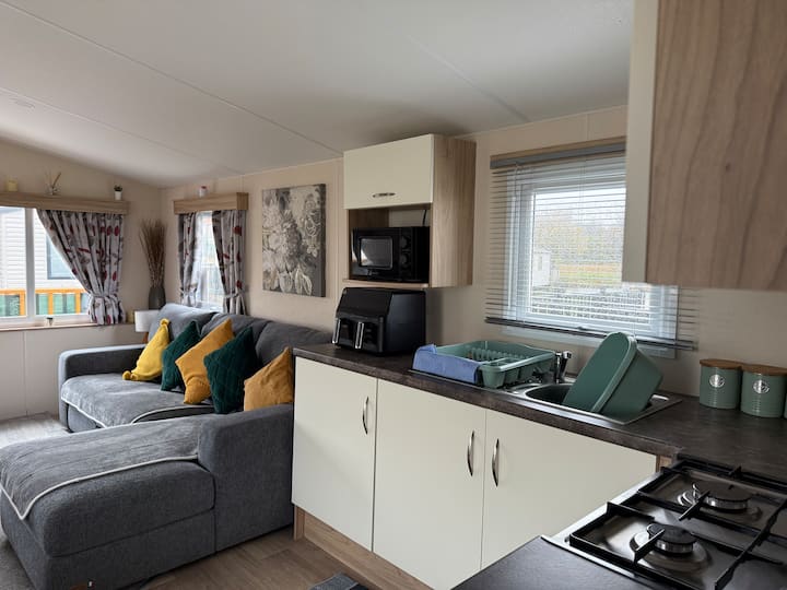 Andrea’s Riverside Retreat At 7 Lakes Country Park - Yorkshire