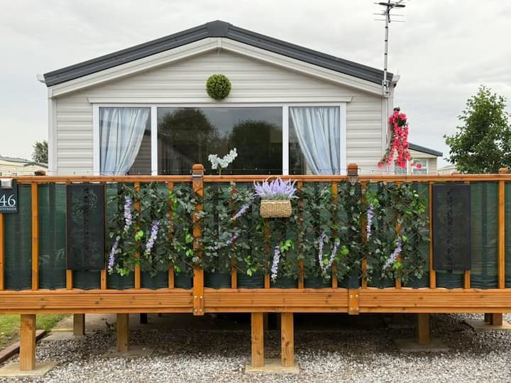 Andrea’s Riverside Retreat At 7 Lakes Country Park - Royaume-Uni