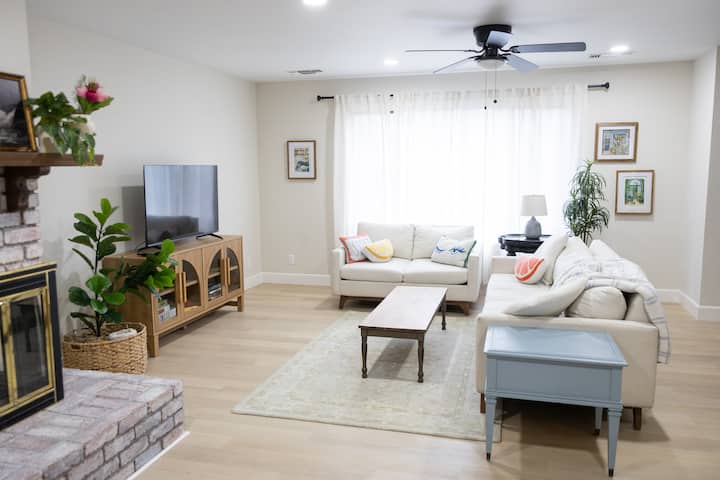 Bright Redding Getaway - Redding, CA