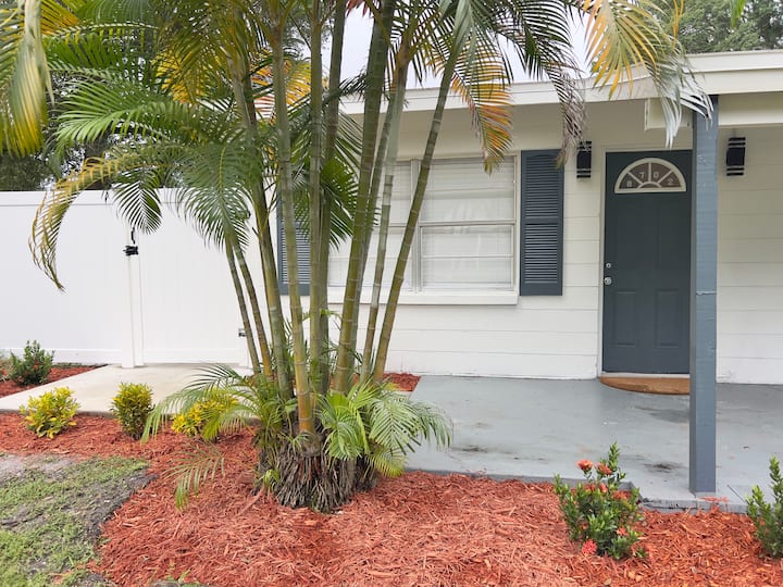 Centrally & Quiet 2b-2b - Tampa, FL