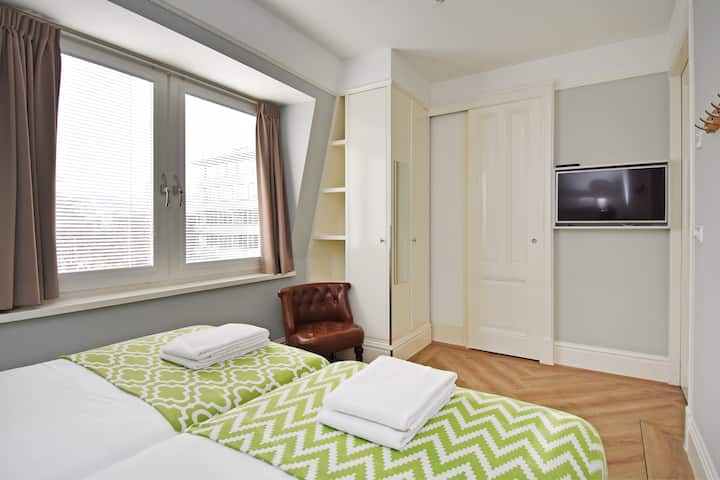 Park Central Royal 82e - La Haye