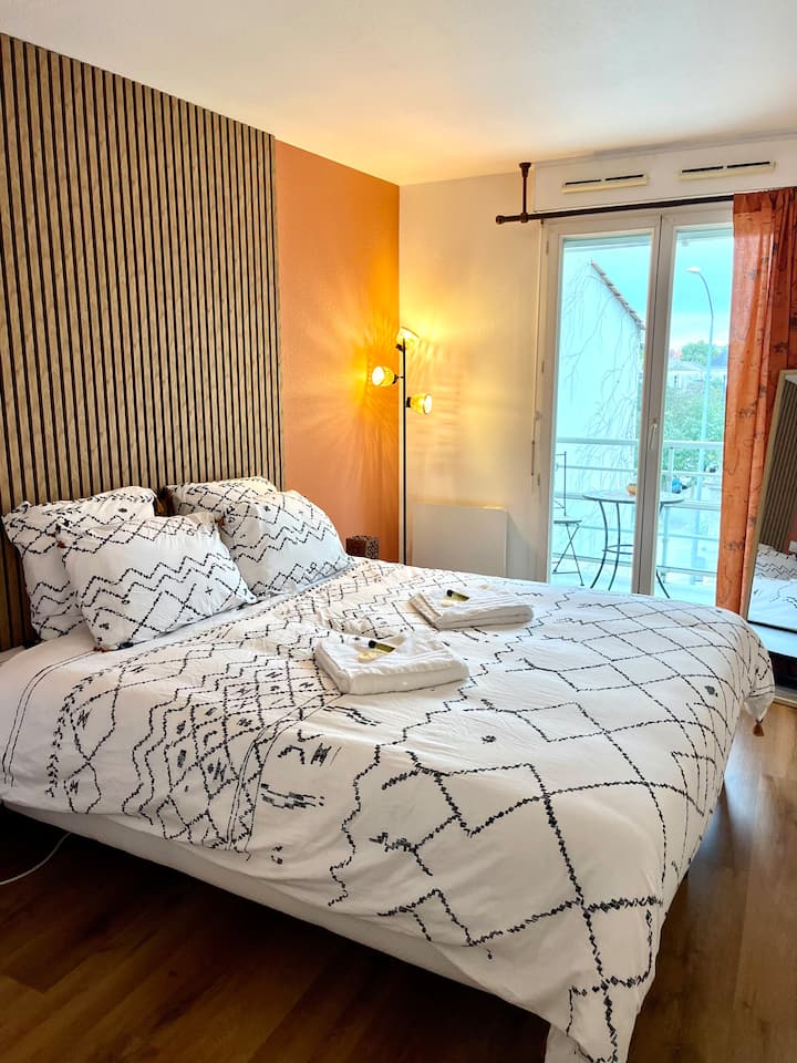 Savannah - T2 Entièrement Rénové/balcon /Parking - Talence