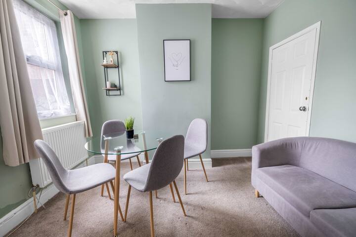 Centrally Located 2br House - Ipswich