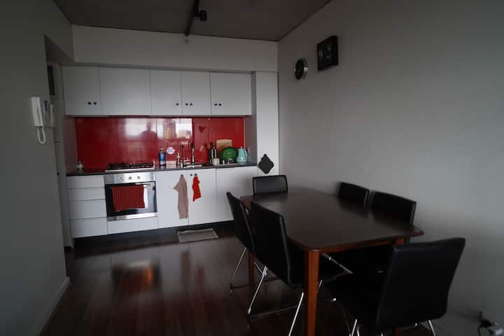 Cosy Concrete Jungle Near Cbd - Melbourne