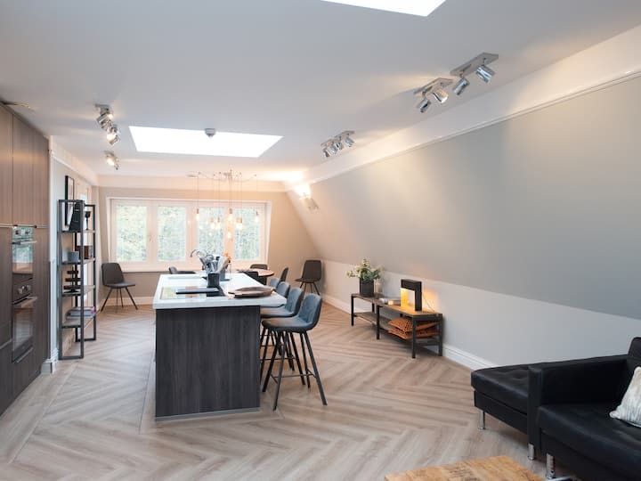 Park Central Executive 82g | Penthouse - La Haya