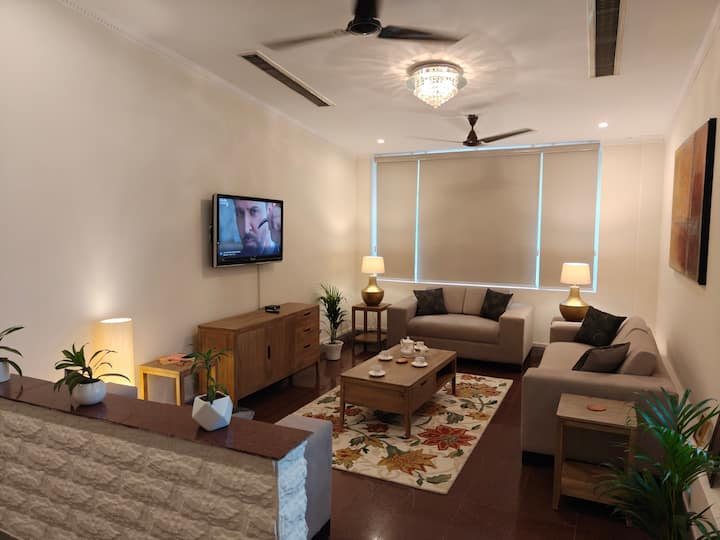 Cosy 3bhk Ground Floor With Garden, Near Max Saket - New Delhi