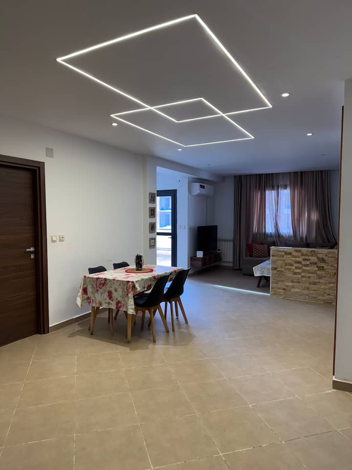 T4 Luxueux Avec Parking Gratuit - Oran