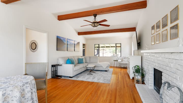 Serene Hilltop Retreat With View Deck And Office - Landmark Vineyards, Kenwood