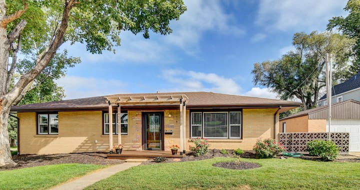 The Hickory House - Omaha, NE