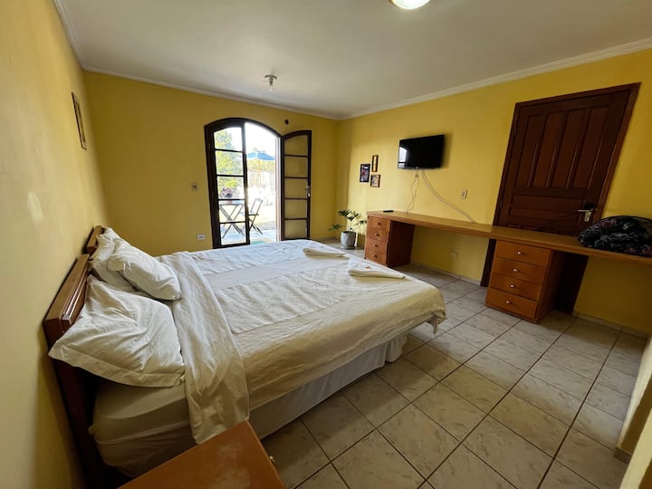 Quarto 08 - São José dos Pinhais