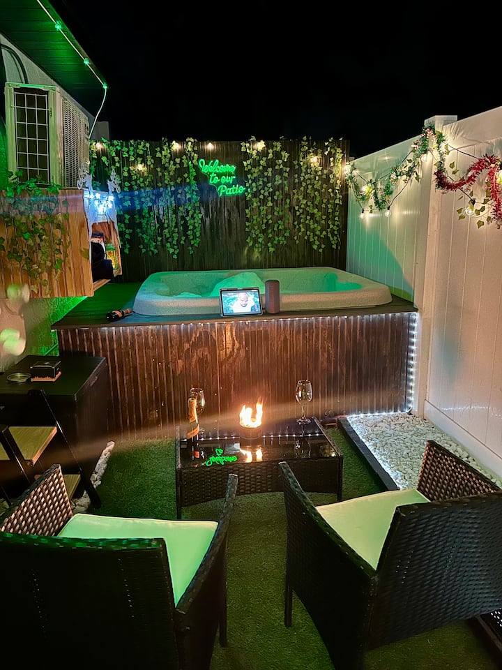 Private Romantic Suite W/ Jacuzzi · Cozy · Stylish - Riverview, FL