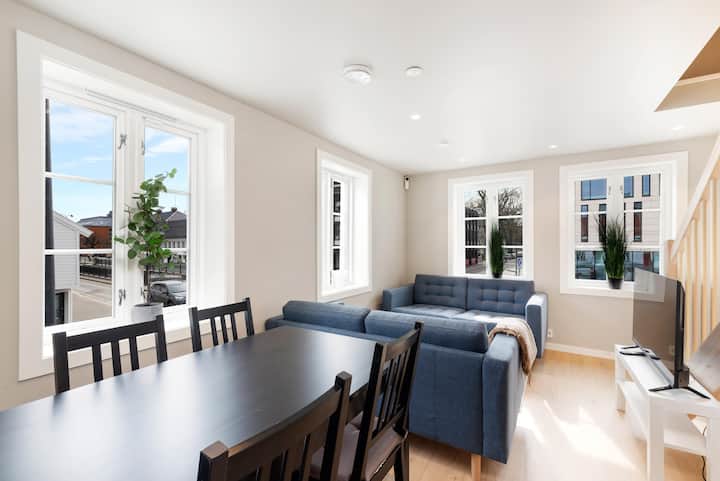 Midt I Sentrum L Renovert 2025 L Historisk Bygning - Kristiansand