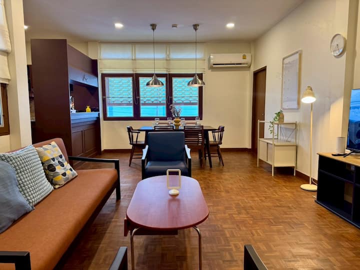 B8-cozy Stays 2br Apartment/thonglor/gym/netflix - Bangkok