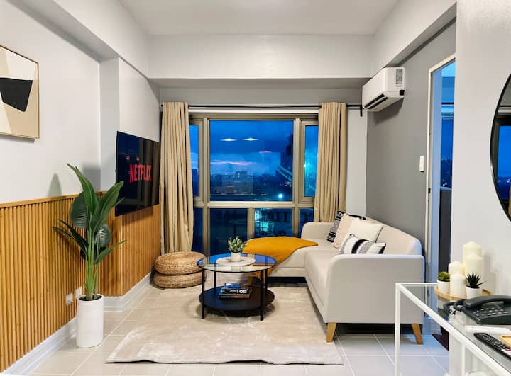 1br Unit In Bgc | Near High Street & Burgos Circle - Taguig