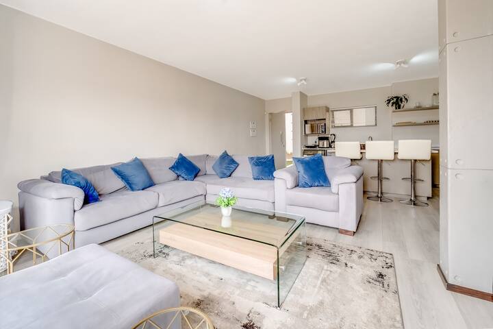Luxury 3-bedroom Apartment In Broadacres Sandton - Sandton
