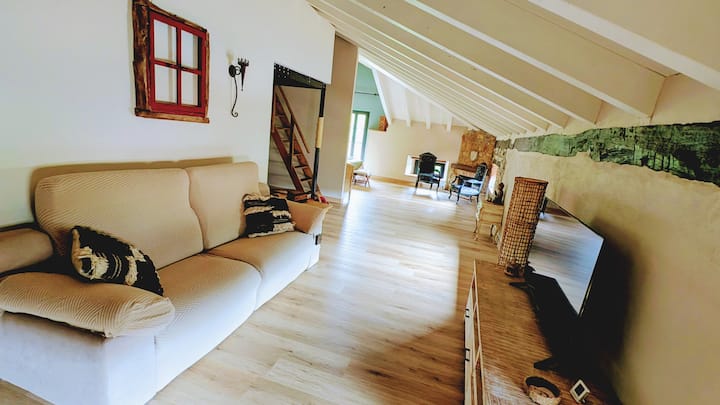 Loft Abuhardillado Con Encanto - Ramales de la Victoria