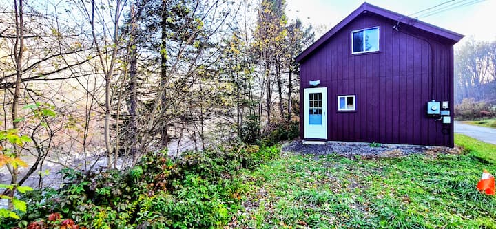 Northwoods Riverside Cabin - Direct Trail Access - Lake Francis, NH