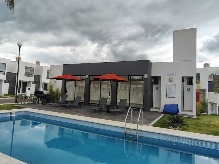 Residencia En San Francisco Ocotlan Cerca De Vw - Tlaxcala
