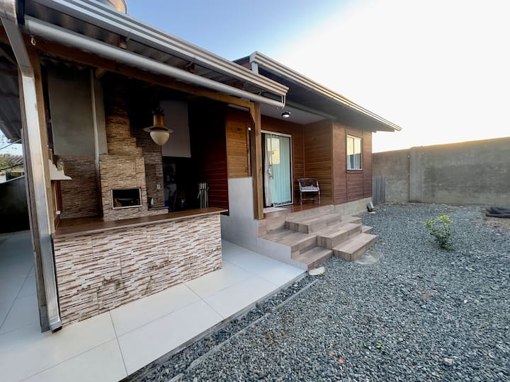 Casa Mista Para Alugar Em Penha 1,5 Km Das Praias - Penha
