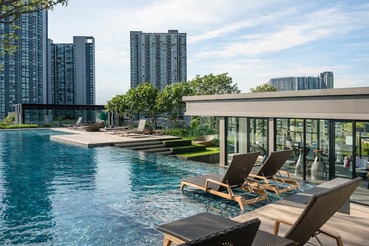 1br Condo | Balcony | Pool & Gym | Bts On Nut Bkk - Phra Khanong