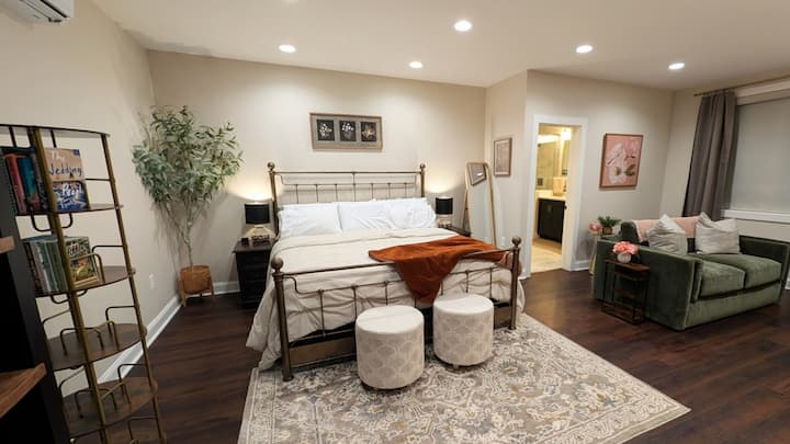 West Athens Basement Studio With Private Entrance - Athens, GA