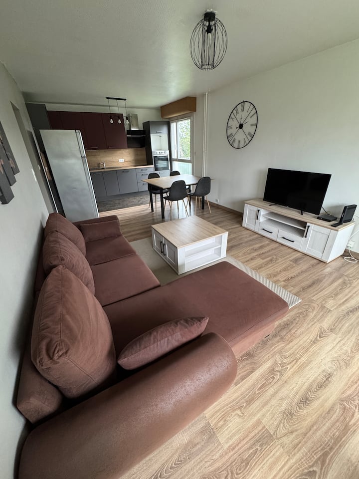 Appartement Cosy Avec Balcon - Luxeuil-les-Bains