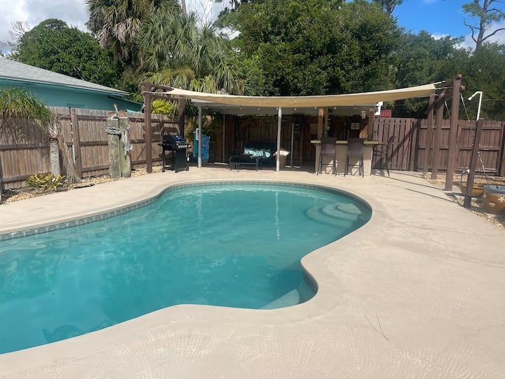 Tiki Tides | Minutes From The Beach | Private Pool - Daytona Beach, FL