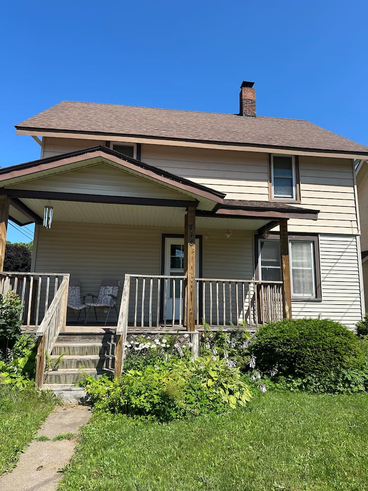 Northwoods Escape #4-bedroom Home - Ironwood, MI