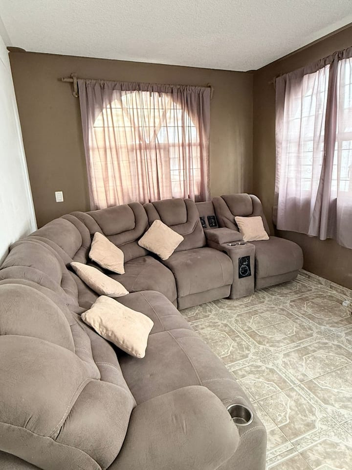 Amplia Casa Metepec Cerca Centro Médico Issemym - Toluca