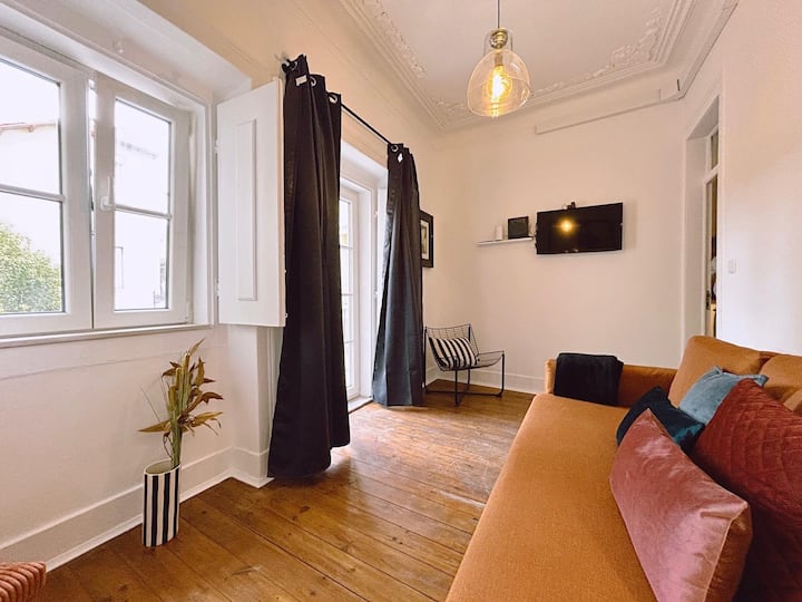 Apartamento Com Varanda No Coração Da Graça - Alfama