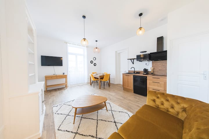 Confort Raffiné • A10 • Parking Gratuit & Facile - Châtellerault