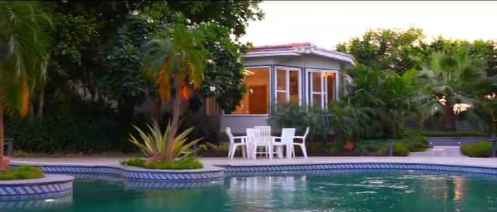 Dev Mansion - An Elite Farm Stay - Faridabad