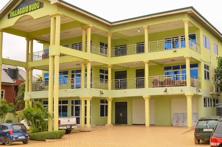 5bdrm Entire Flat|wifi|standby Gen@westhillsmall - Ghana