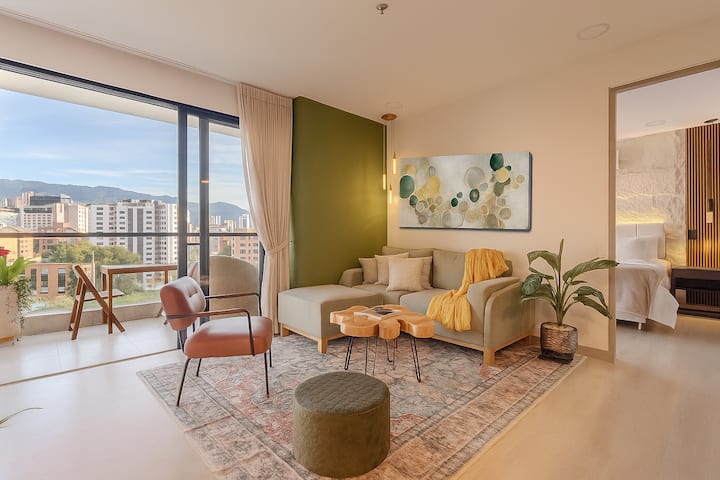Luxury 2br W/ Balcony & City Views – El Poblado - Medellín