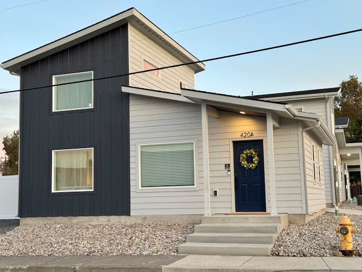 A•fenced Cottage•laundry•wifi•pacman - Soap Lake, WA