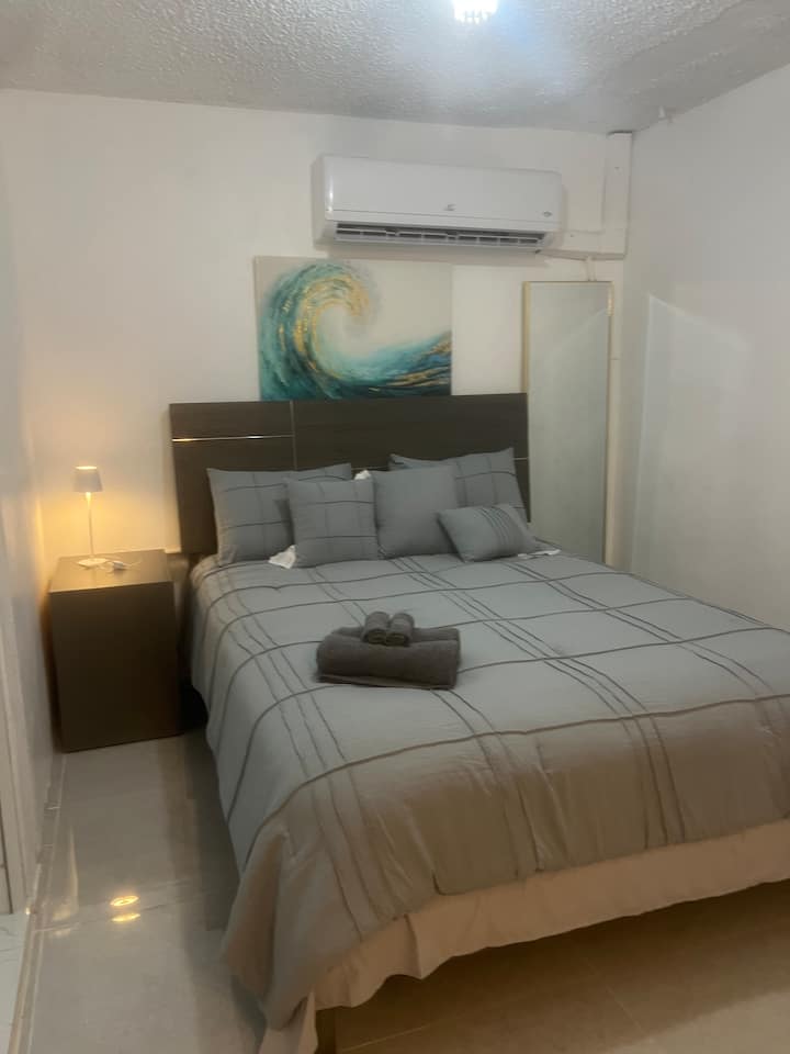 La Esquina Airbnb #2- Nuevo Y Cerca De Todo - Levittown