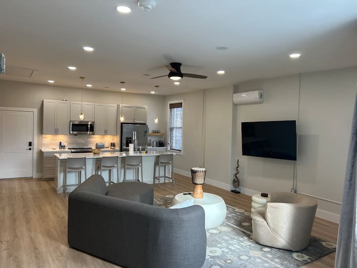 Dreamweaver Bryn (22) - Purple Pillows/mattress - Cincinnati