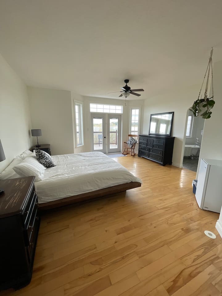 Mater Suite In Long Bay Lodge - Cold Lake