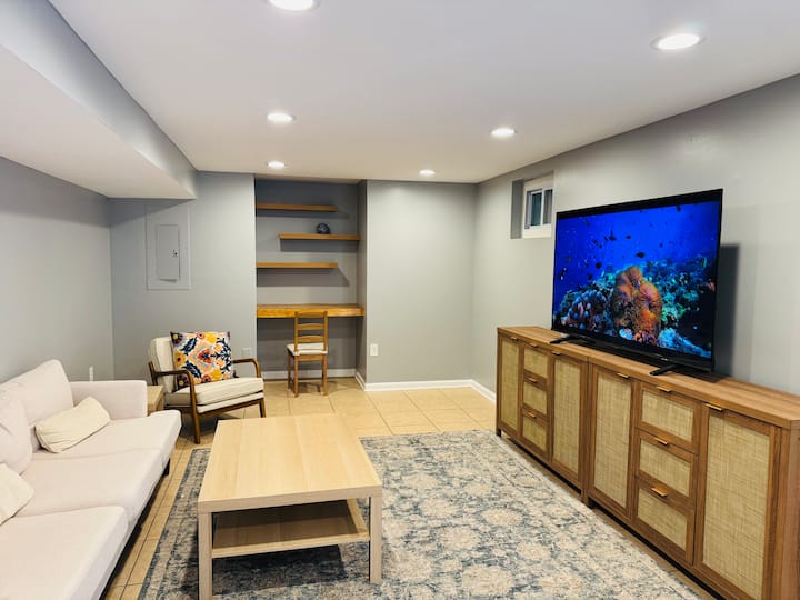 Spacious 2br Walk-out Basement · Private Entry - Clifton, VA