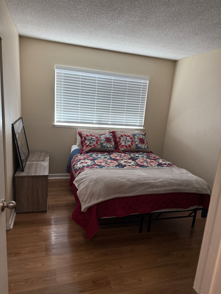 Cute Spacious Two Bedroom Two Bath Duplex - Roseville, CA