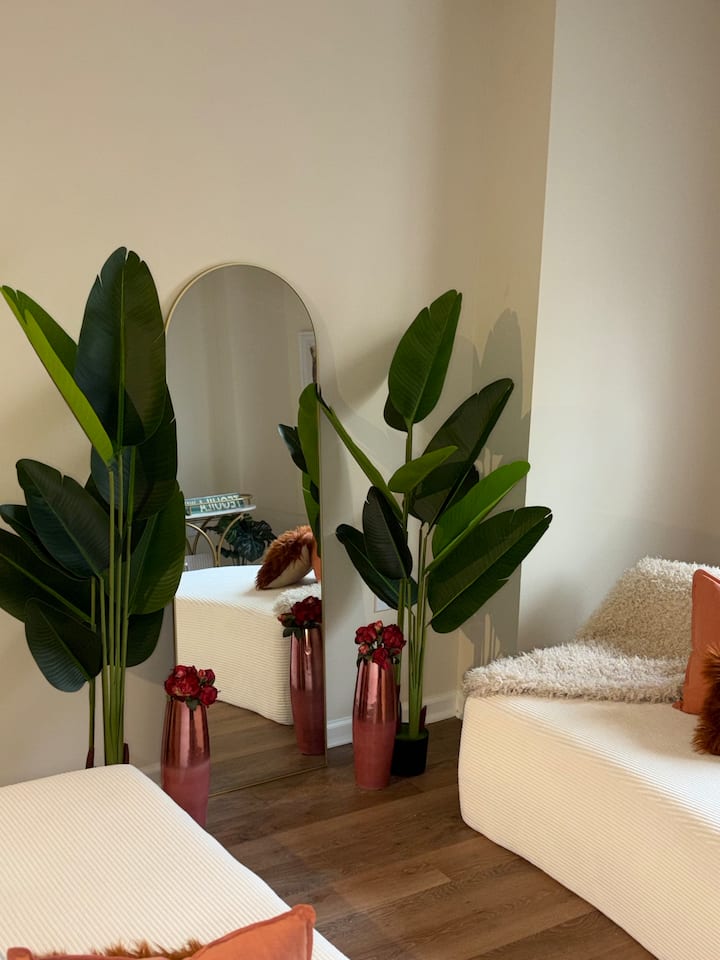 Luxury, Chic, Apt With Gym, Game Room & Movie Room - Rockville, MD