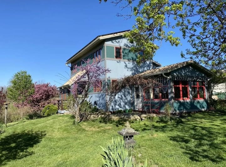 Rocky Knoll Cottage: A Driftless Mosaic Muse - Yellowstone Lake State Park, Blanchardville