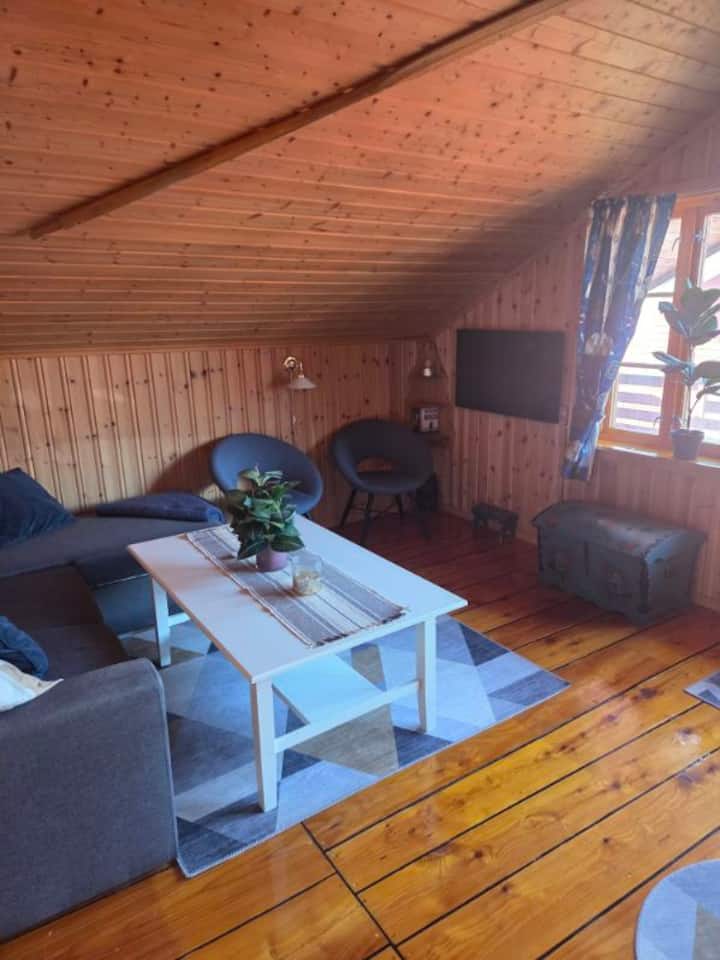 Koselig Maritimt Naust I Skivik Havn. - Saltstraumen