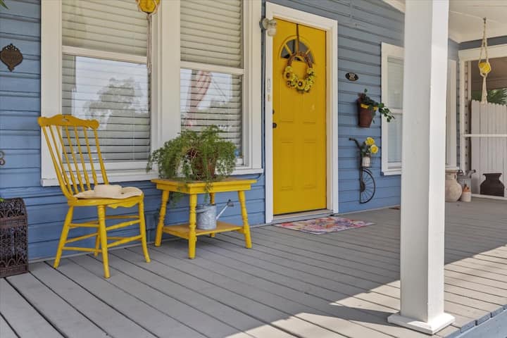 10 Min To Beach | Downtown Pcola | Bbq + Fire Pit - Pensacola, FL